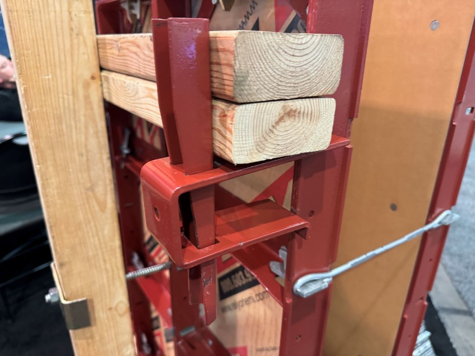 Sandbaggy One-Piece Waler Clamp - Compatible w/ Symons Forms - Concrete ...