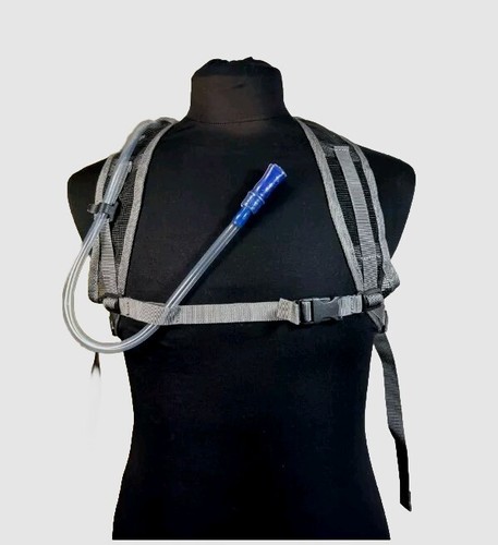 Topi Hydration Green/Grey Adjustable Straps 2L Backpack Hiking Carry ...