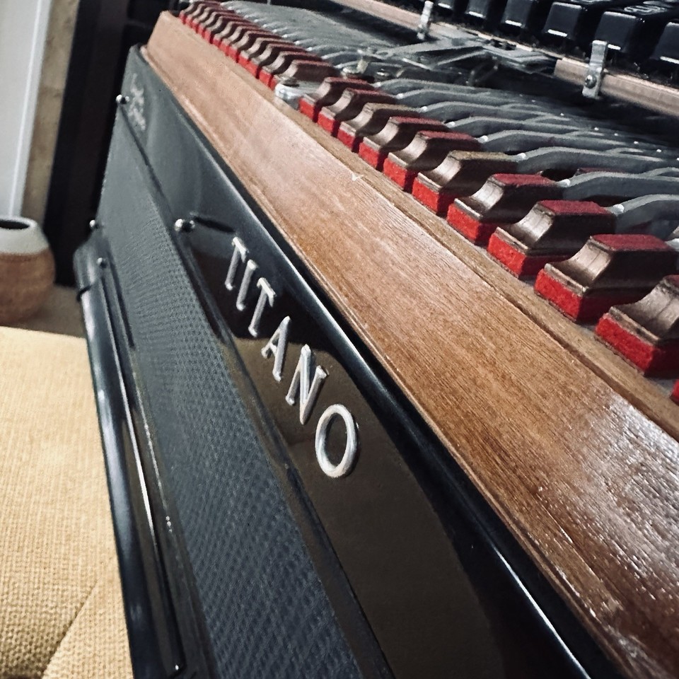 Titano Accordion Emperor Converter IV Free Bass Double Tone Chamber ...