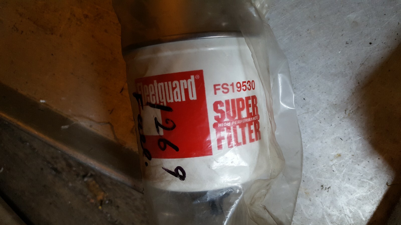 FLEETGUARD FS19530 - Fuel filter cross reference