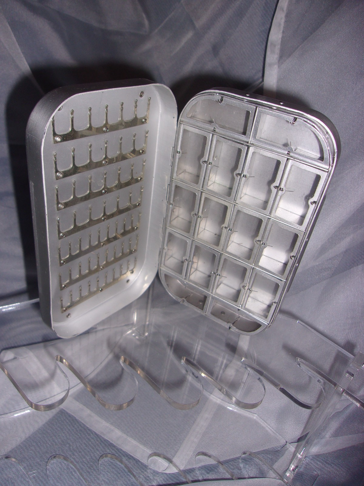 Wheatley Fly Box 16 Compartments w/Spring Lids & 58 Clips Fly Fishing ...