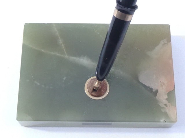 Vintage Sheaffer Fountain Pen & Agate Holder Desk Set #696 | eBay