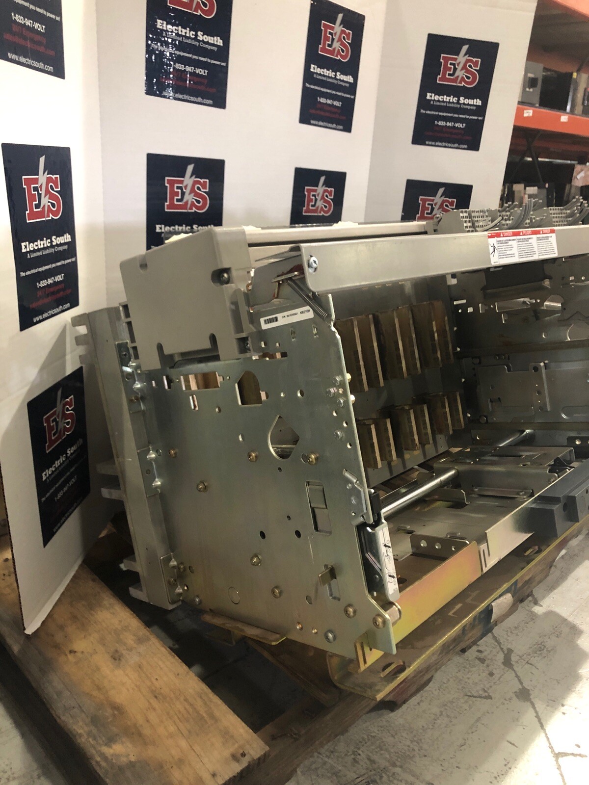 Square D Masterpact Breaker 4000 Amp Cradle Chassis CYATGG9AXCABXXXFXH ...