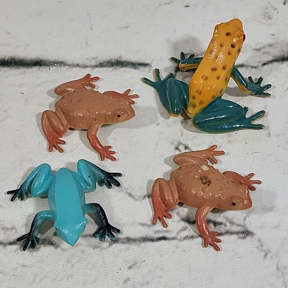 Tropical Swamp Animal Figures Lot Alligators Frogs Piranha Fish Lizard ...