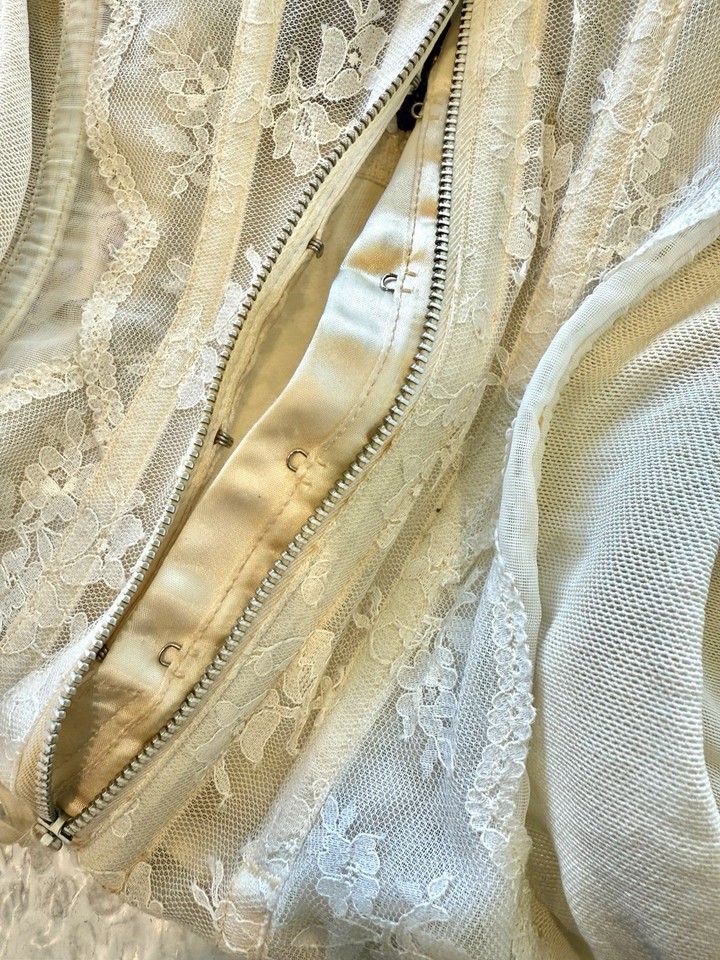 Vintage 1950s LADY MARLENE Bustier Corset Bra w/Garters Beige Strapless ...