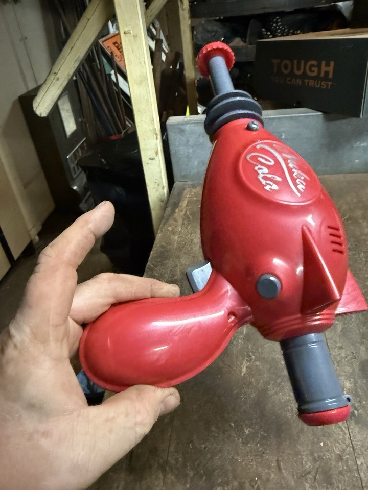 Atomic Nuka Cola Fallout Space Age Thurst Blaster Ray Gun Toy Battery ...