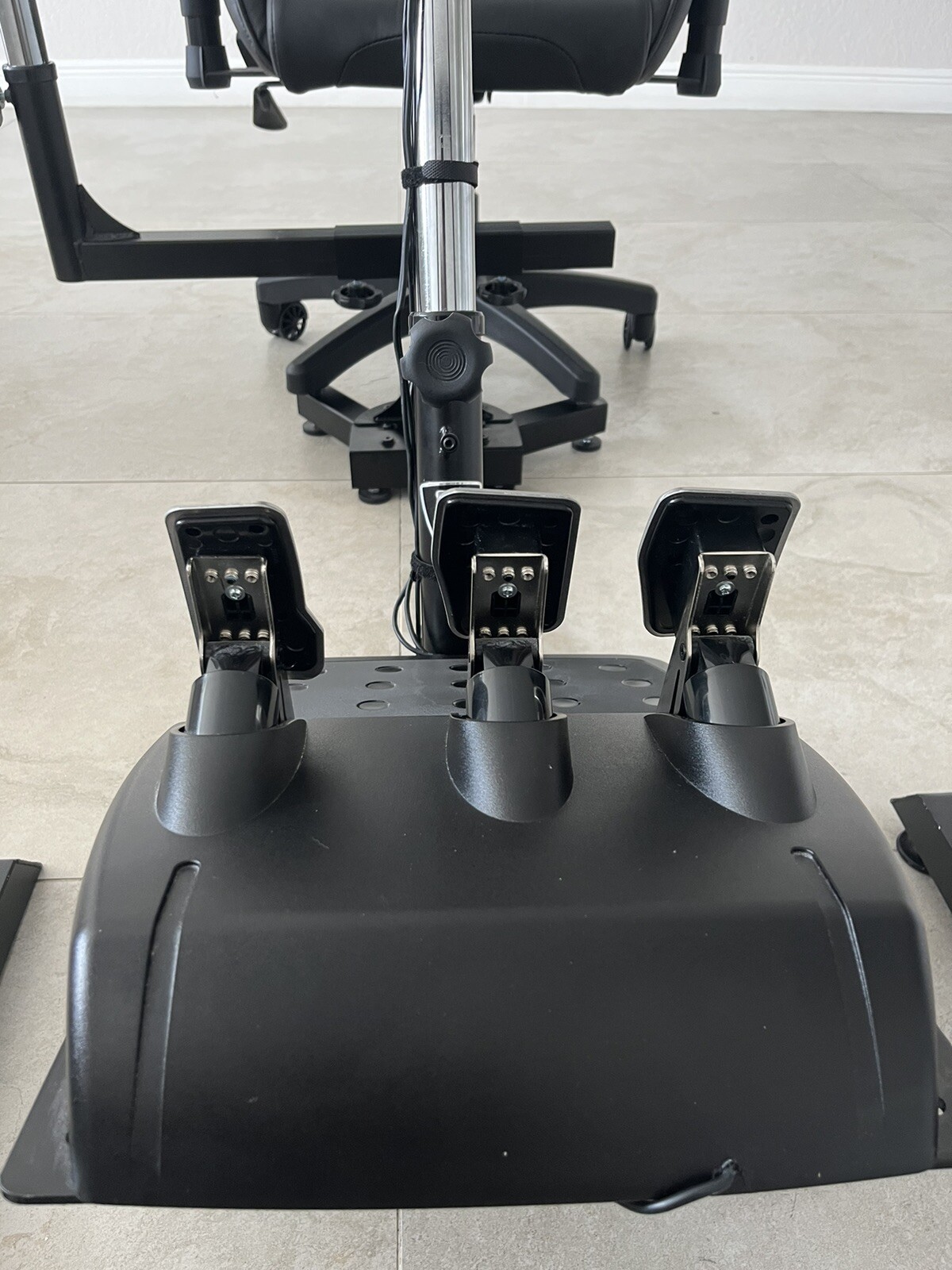 Logitech G920 Driving Force Racing Wheel & Pedals, Shifter, Stand ...