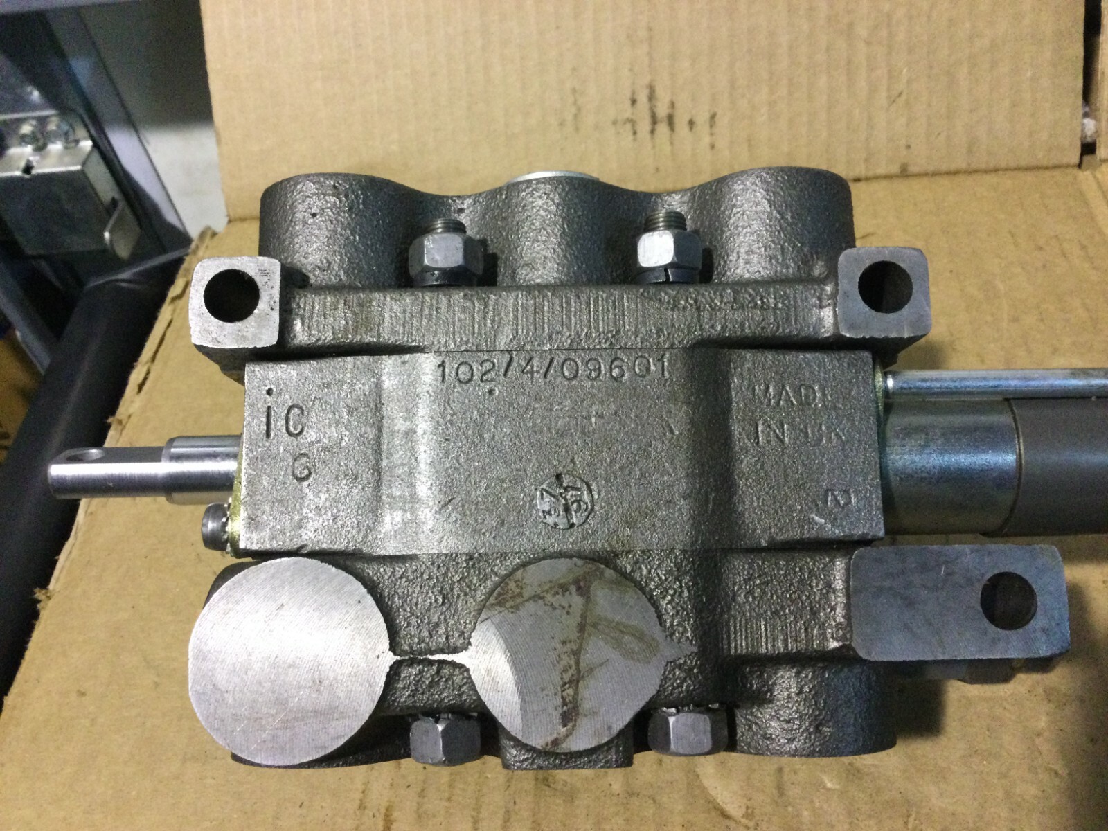 Muncie Flow Control Valve 102/4/09601 for sale online | eBay