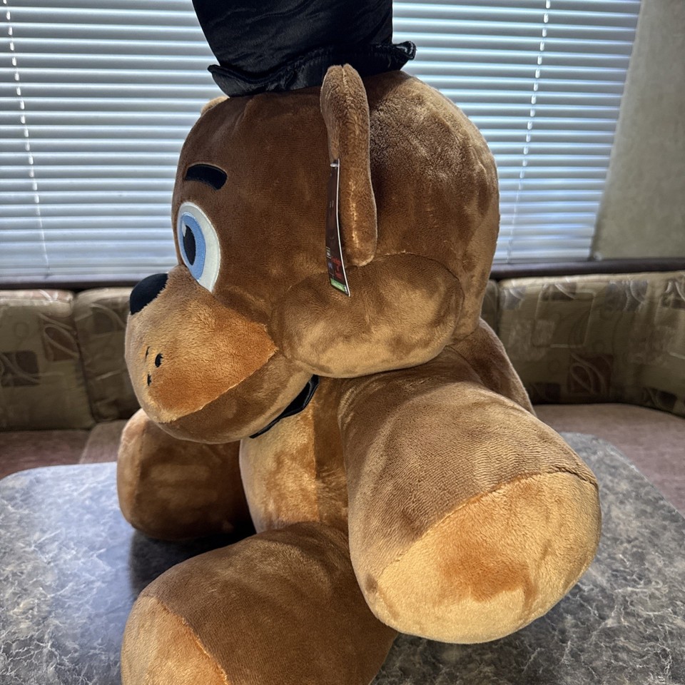Five Nights at Freddy's 20” GIANT CLASSIC FREDDY PLUSH JAZWARES 2025 ...