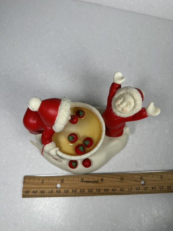 Snowbabies Dept 56 Figurine "Bobbing For Apples" Red Santa Suits ...