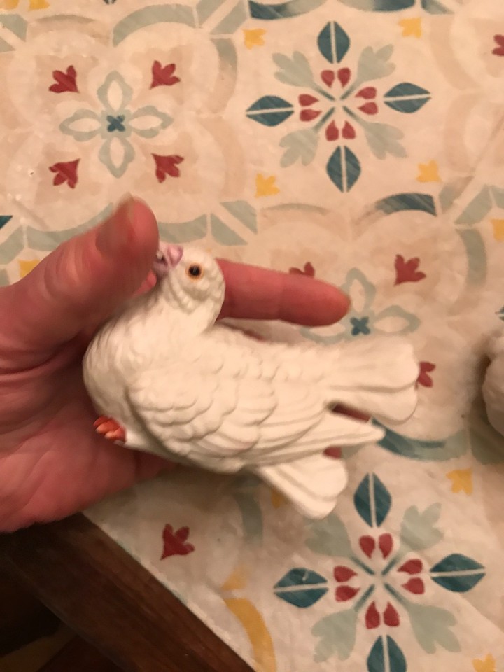 PAIR OF WHITE DOVES MADE IN JAPAN SITTING | eBay