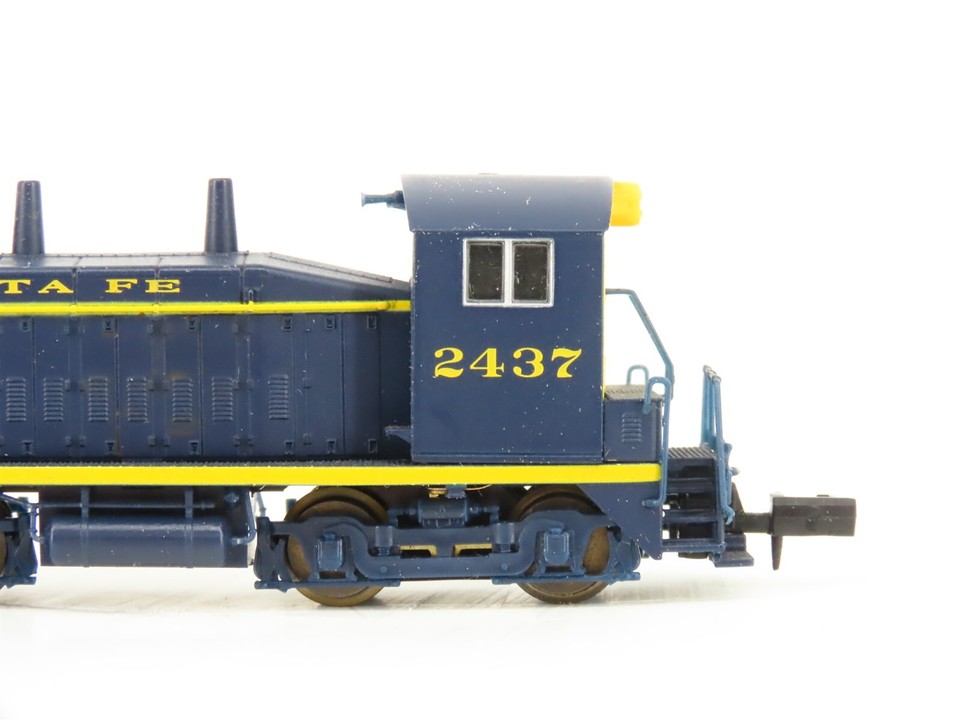 N Scale Life-Like ATSF Santa Fe EMD SW9/1200 Diesel Switcher #2437 | eBay