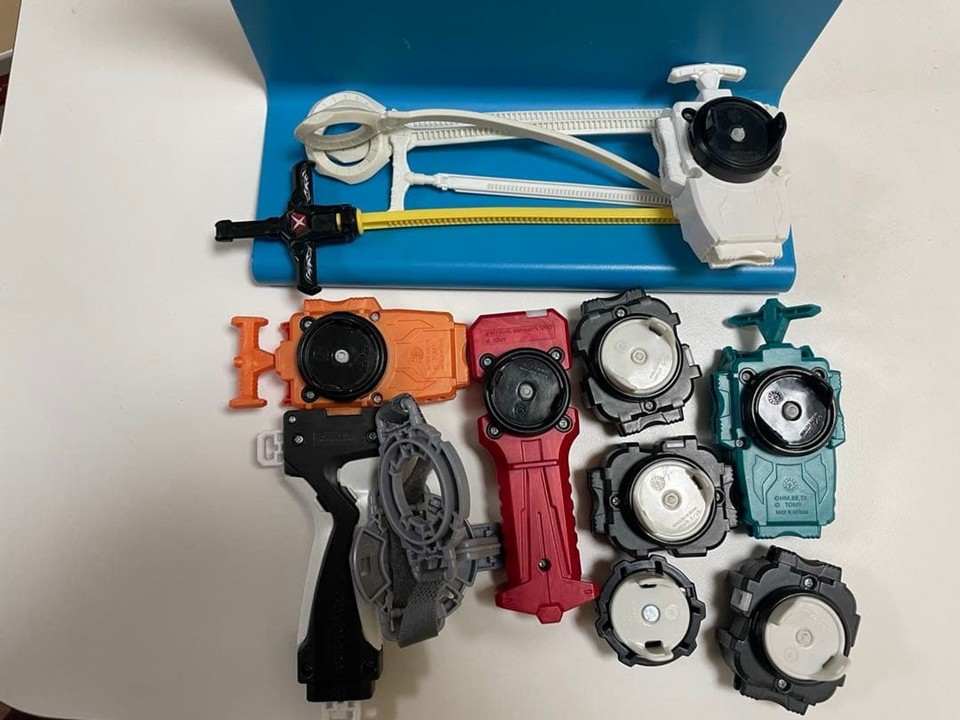 Beyblade Parts Lot Metal Fight Beyblades Collection Set w/ Launchers | eBay