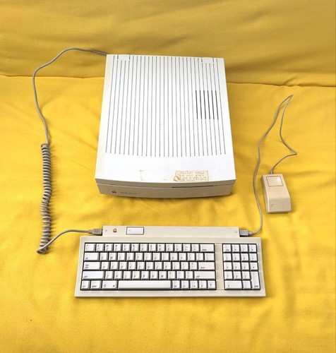 Apple Macintosh IIsi with keyboard and mouse Powers on, As-is | eBay