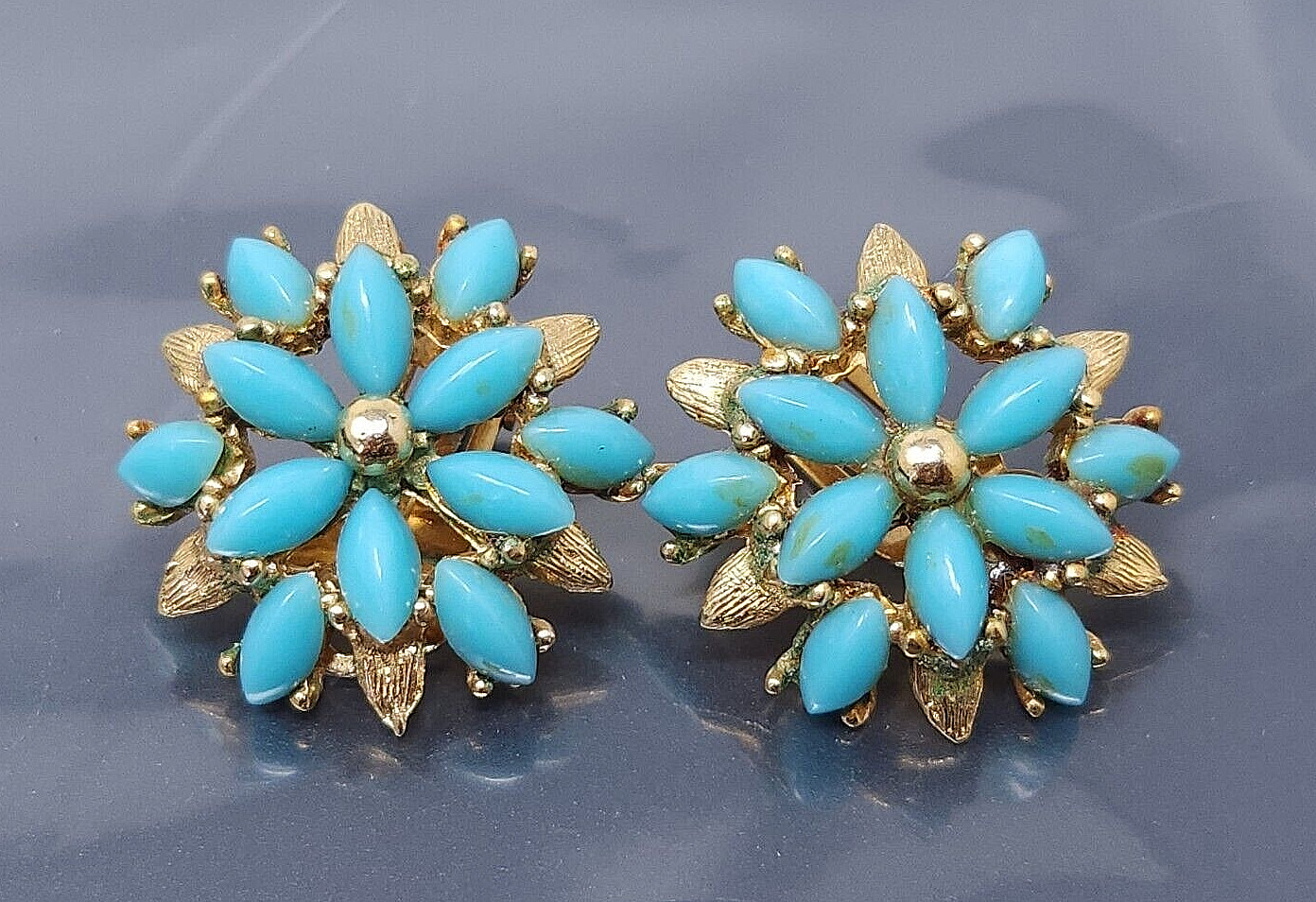 Vintage HAR Turquoise Blue Lucite Round Flower Clip … - Gem