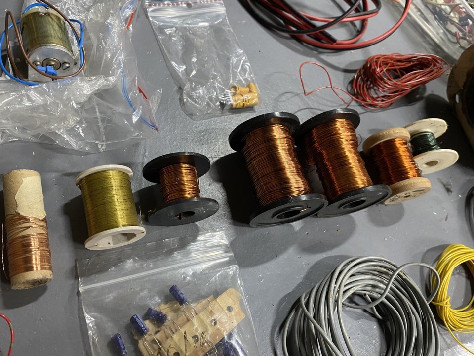 Job Lot of Electronic Components - wire / IC's /resistors / capacitors ...