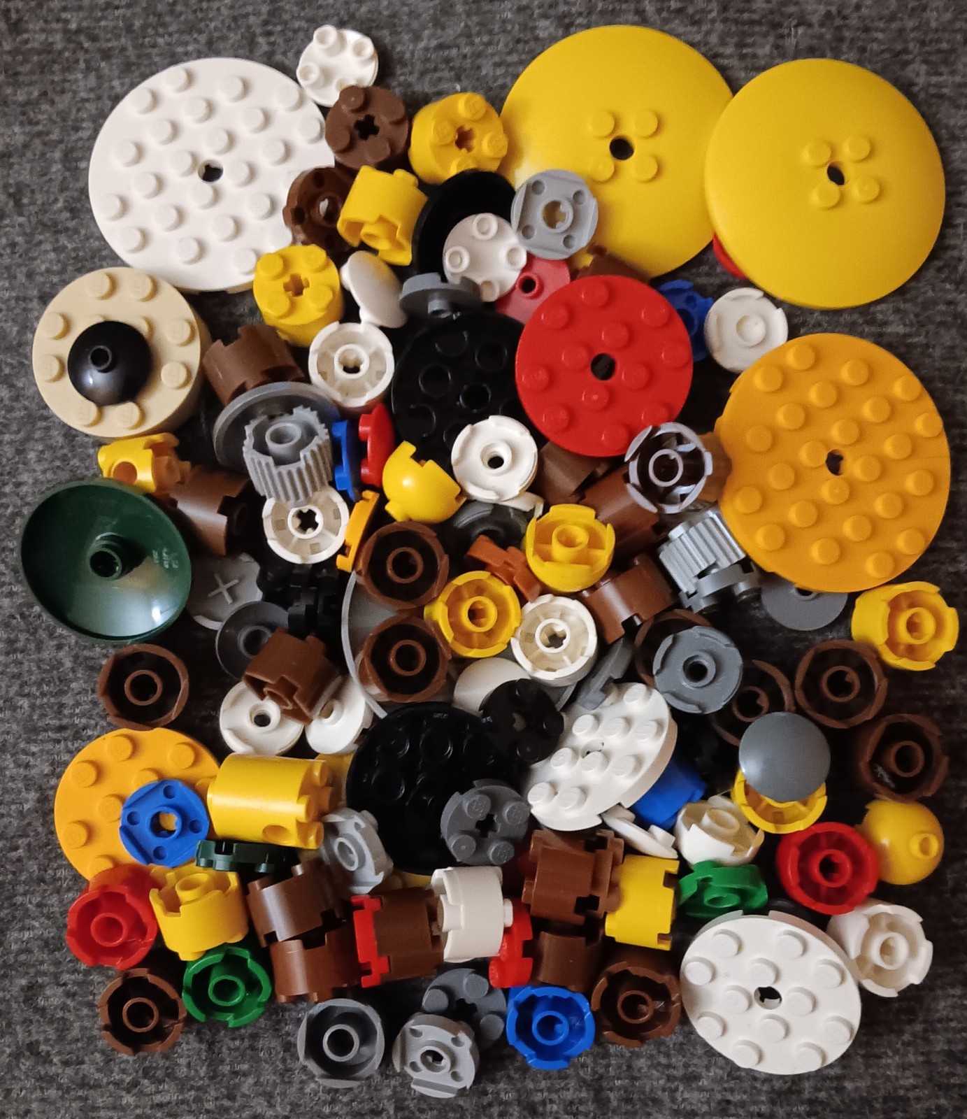 Lego Circle Dish 2x2 4x4 Brick Lot Gray Yellow Red Star Wars Space etc ...