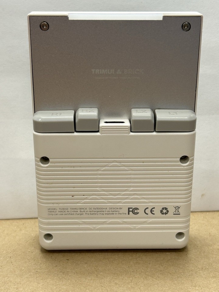 Trimui Brick White 64GB Case And Extra Shoulder Buttons Mint Condition ...