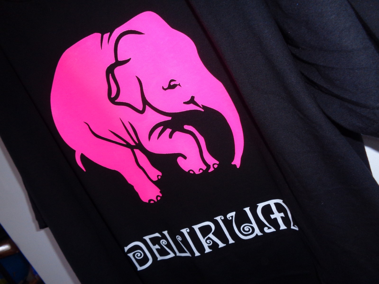 Big & Tall T-Shirt 2XL - Pink Elephant Delirium Tremens Belgian Beer ...