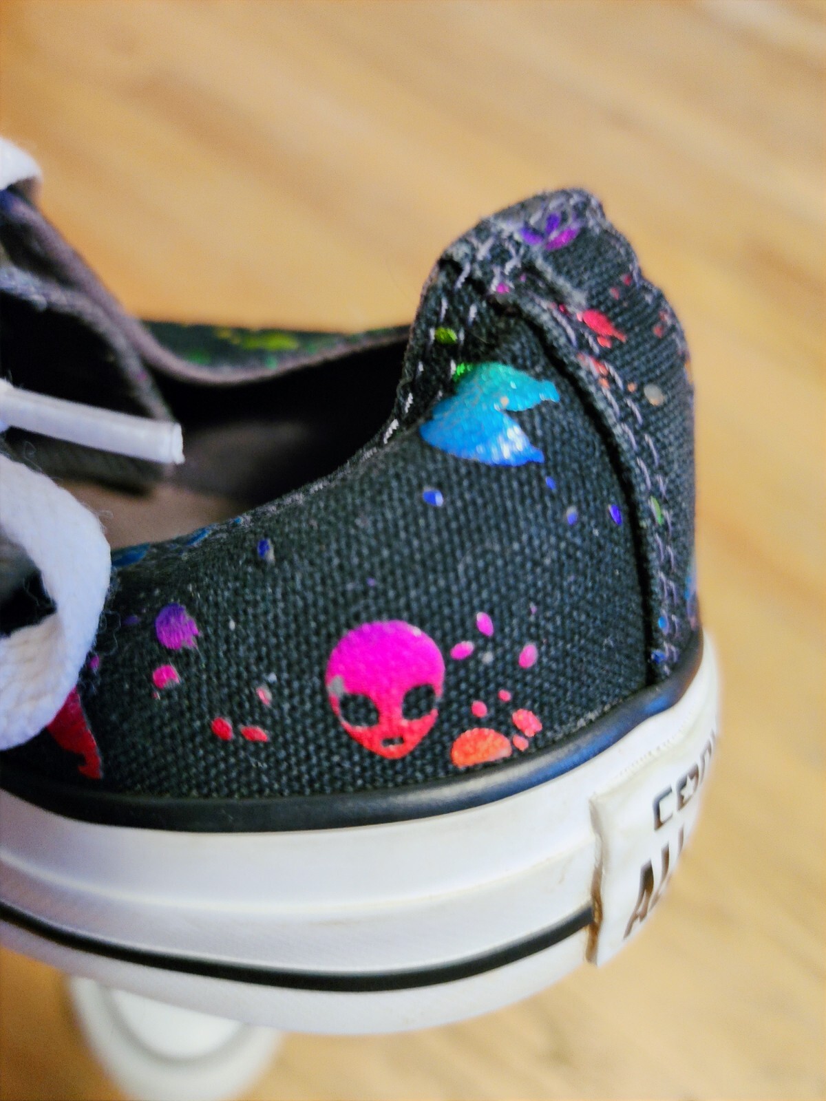 Alien converse | eBay