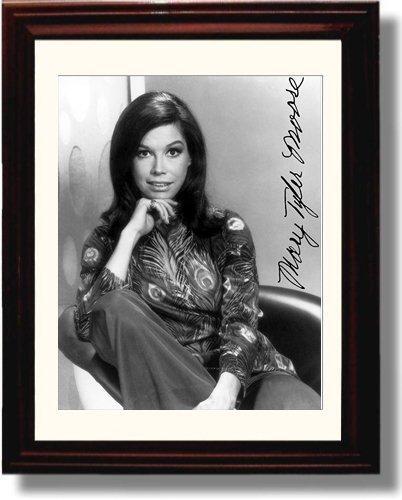 Unframed Mary Tyler Moore Autograph Promo Print - Black and White ...