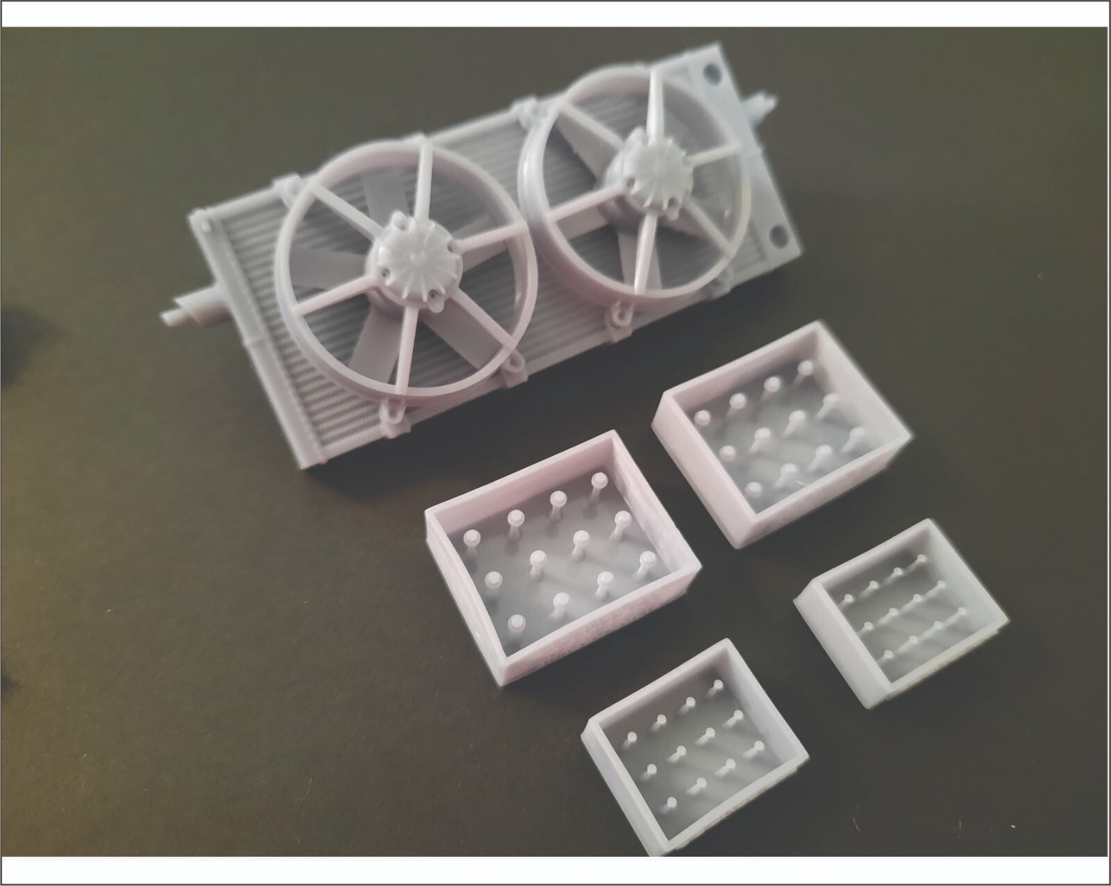 1/8 POCHER FERRARI F40 - ENGINE COOLING RADIATOR & FAN ASSEMBLIES ...