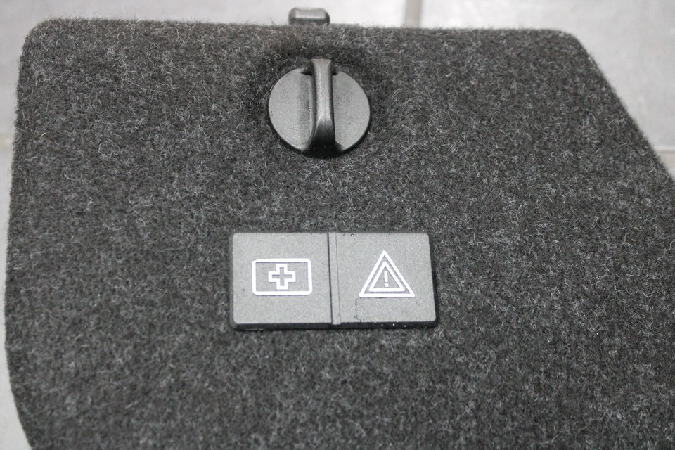 Box for Warning Triangle First-Aid 7157114 BMW 1er E81 E87 Storage ...