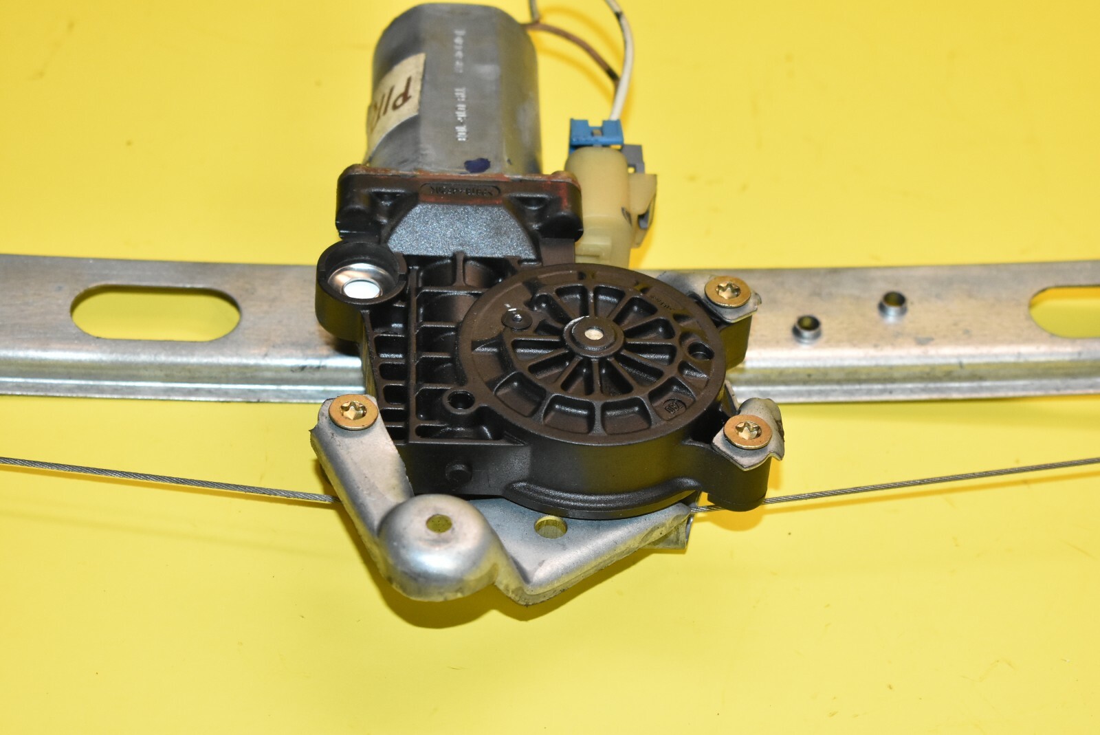 98-02 Mercedes-Benz ML320 Window Regulator w/ Motor Right Passenger ...