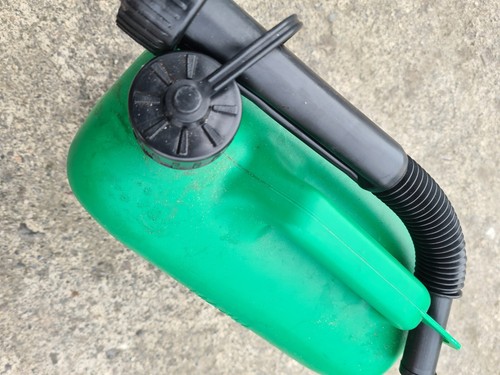 5L Green Capacity Petrol Fuel Can Unleaded Petrol With Pouring Spout ...