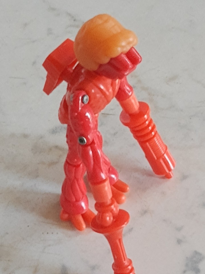 Micronauti membros versione cervello arancione mego coorp alien ...