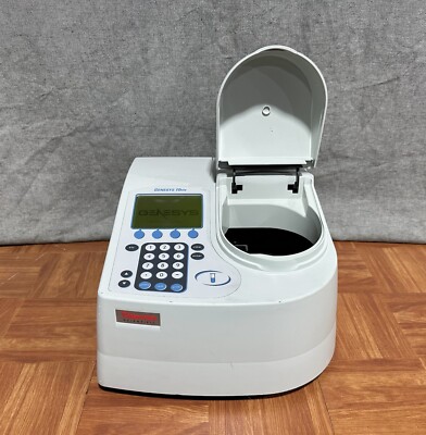 POWER TESTED Thermo Fisher Scientific Genesys 10 VIS Spectrophotometer ...