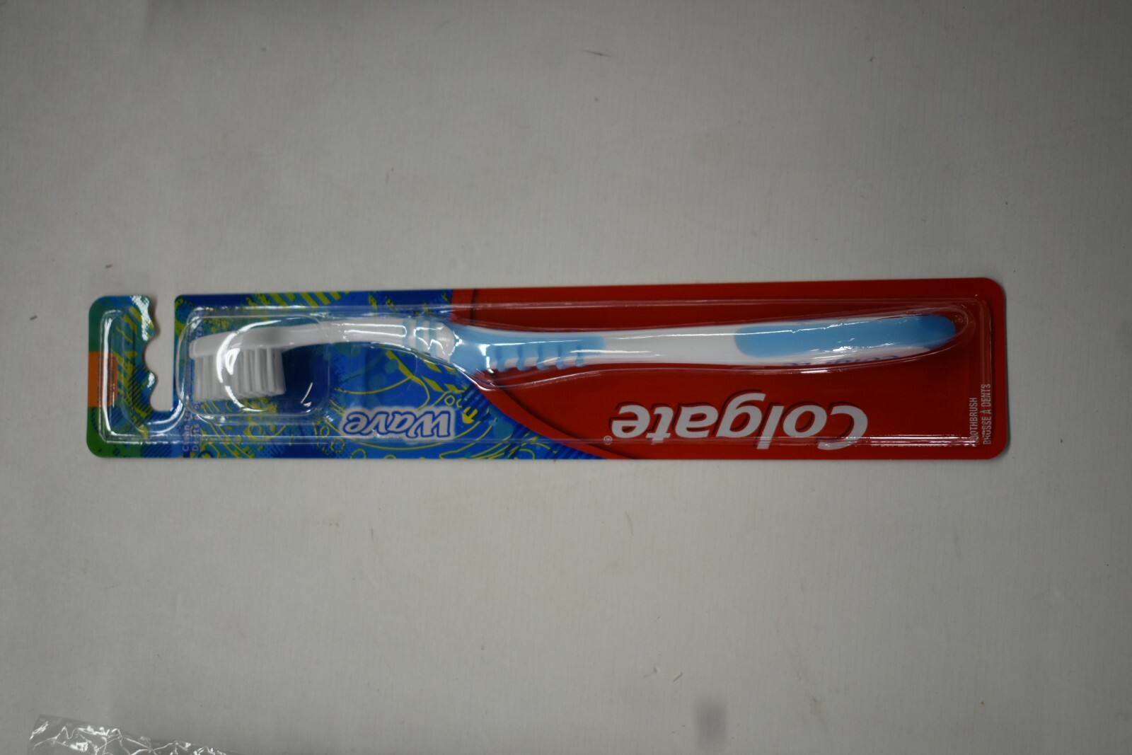 Colgate Wave Toothbrush Junior