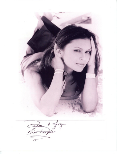 Autographed 8x10 Photo R&B and dance music singer and actress Nia ...