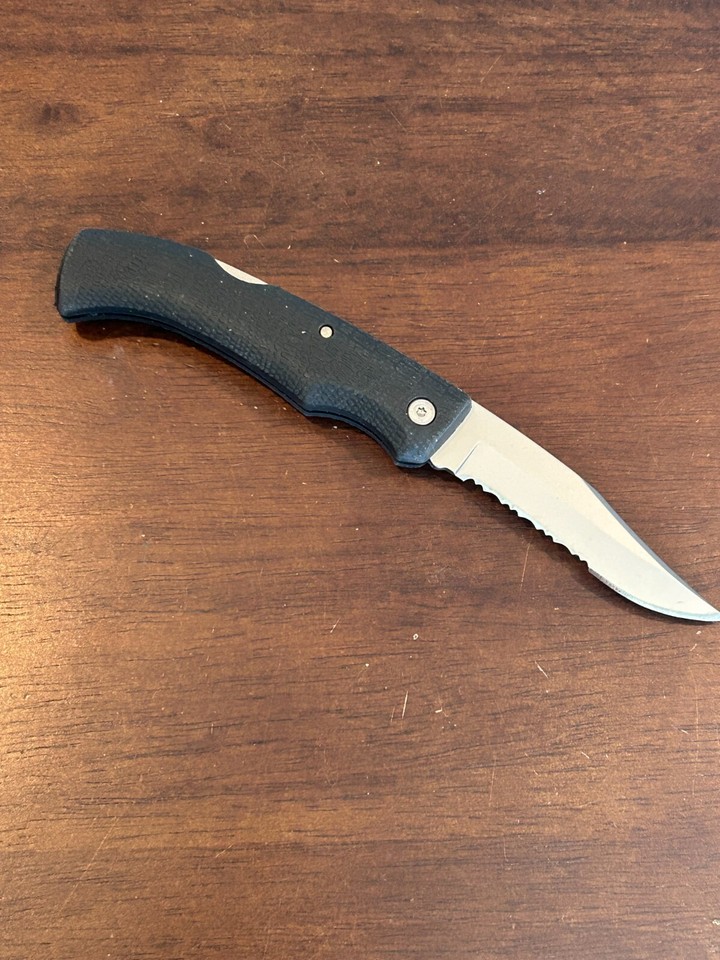 Gerber USA Gator 625 Pocket Knife - Rubber Handle Lock Back Serrated ...