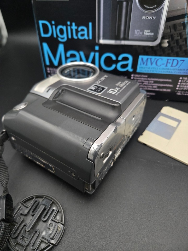 Vtg Sony Mavica MVC-FD7 Floppy Disk Digital Camera Untested w/ Battery ...