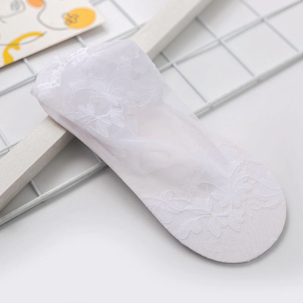 New Women Leaves Lace Invisible Socks Thin Ladies Lace Boat Socks ...