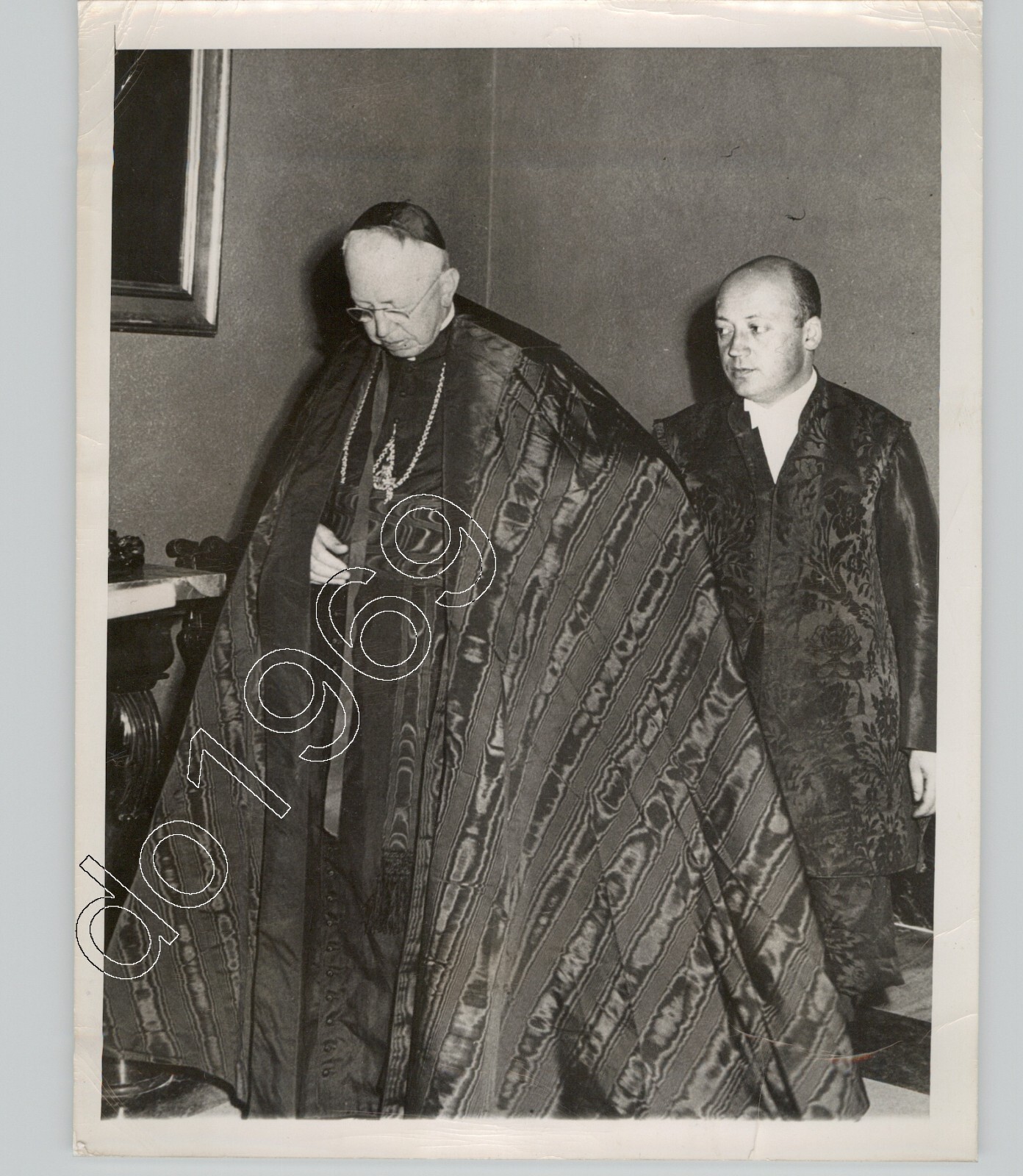 EDWARD CARDINAL MOONEY Ceremonial Robe for POPE Rome ITALY 1949 Press ...