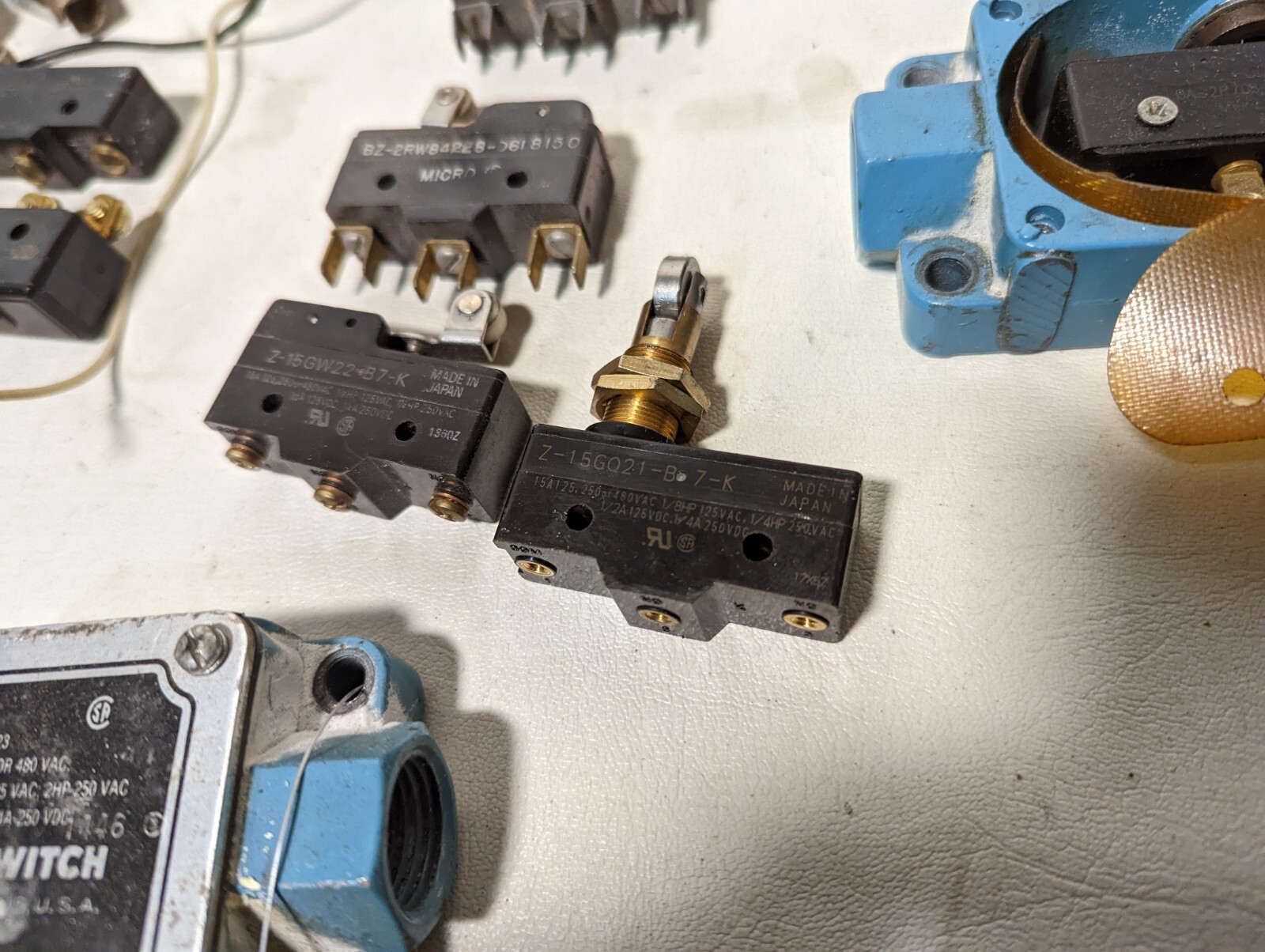 Lot of limit switch parts: mostly Micro Switch, also Crouzet, Schmersal ...