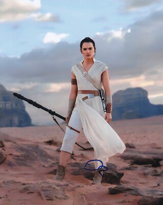DAISY RIDLEY signed Autogramm 20x25cm STAR WARS in Person autograph ...