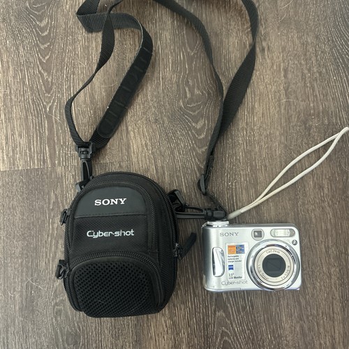 Sony Cybershot DSC-S90 4.1MP Compact Digital Camera Silver w/ Bag PARTS ...