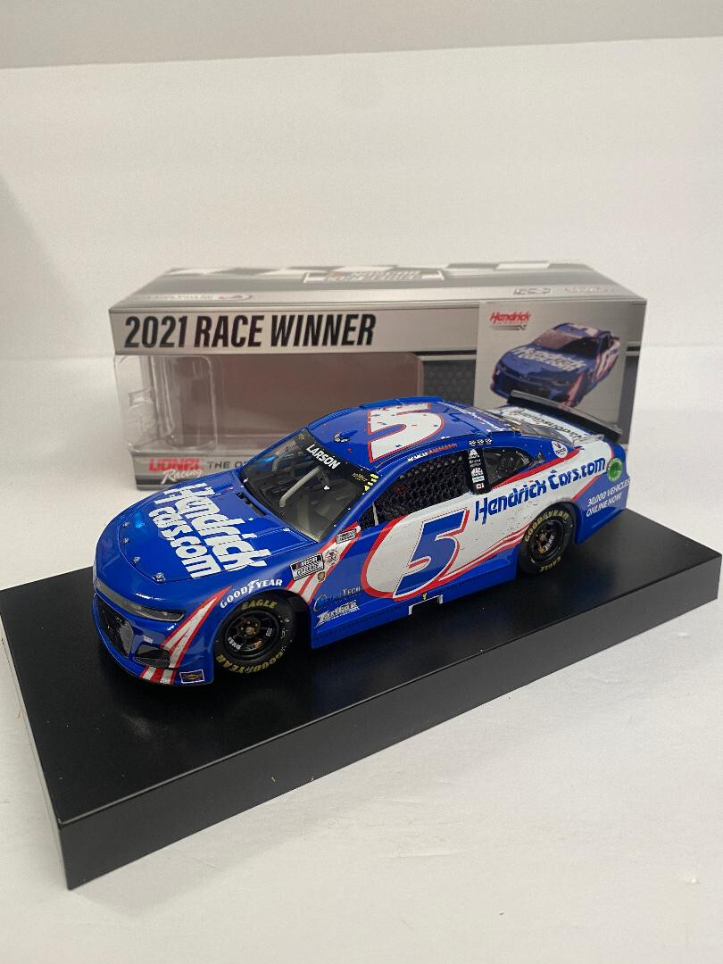 Kyle Larson Diecast Car Kyle Larson #5 2025 HendrickCars.com H1100