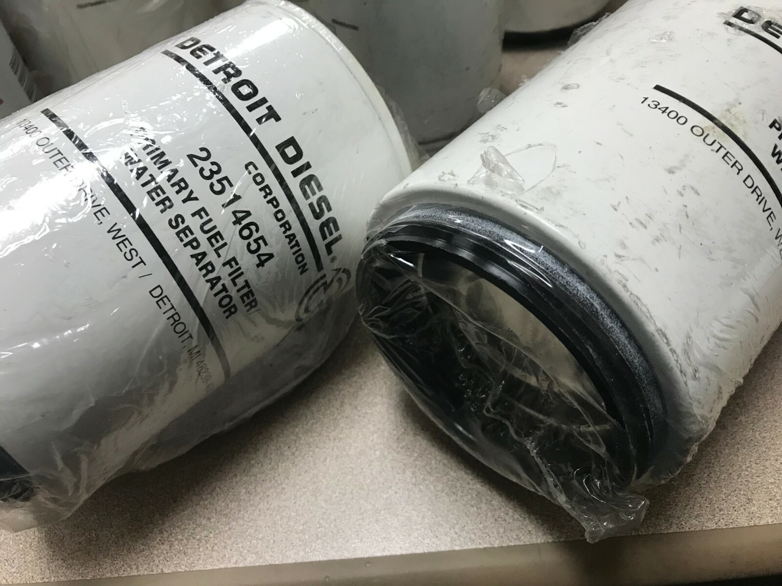 ONE GENUINE DETROIT DIESEL PRIMARY FUEL WATER SEPARATOR FILTER 23514654 ...