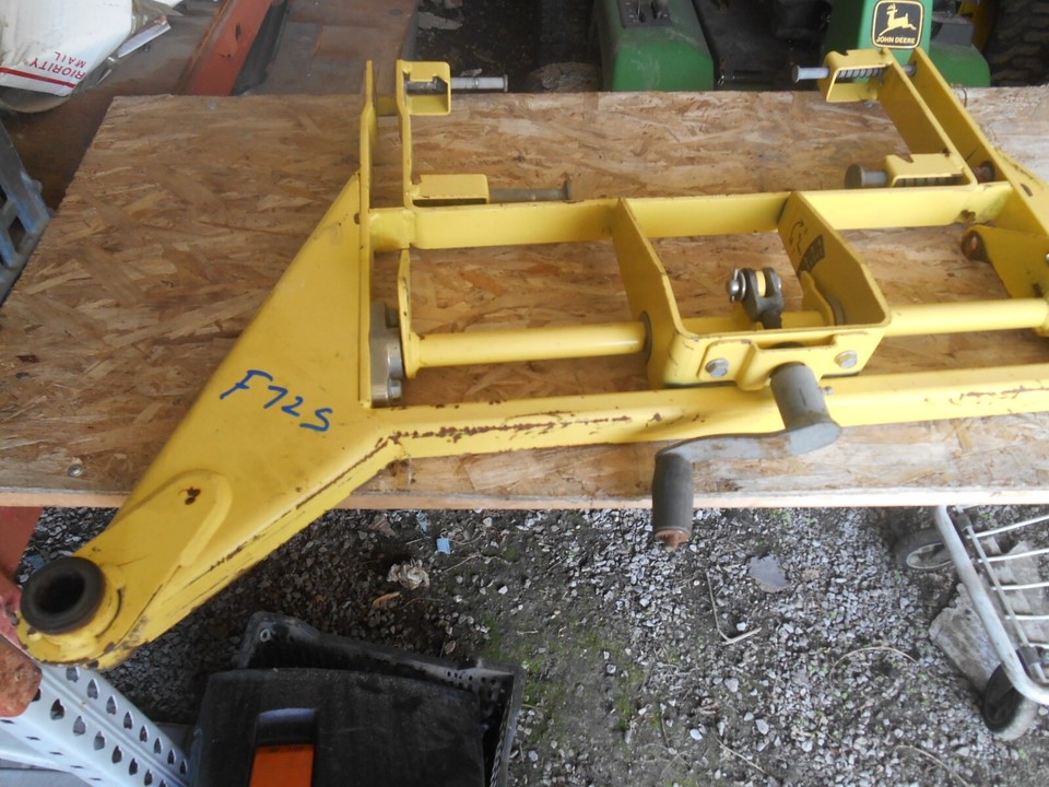 JOHN DEERE F710,725 LAWN & GARDEN TRACTOR DECK FRONT WHEEL ASSY | eBay