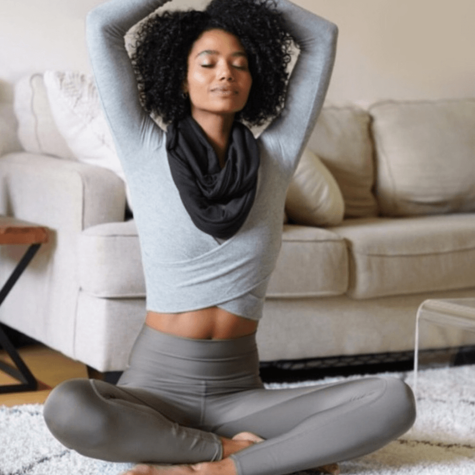 NWOT Beyond Yoga Infinity Hidden Pocket Scarf One Size Black Womens ...