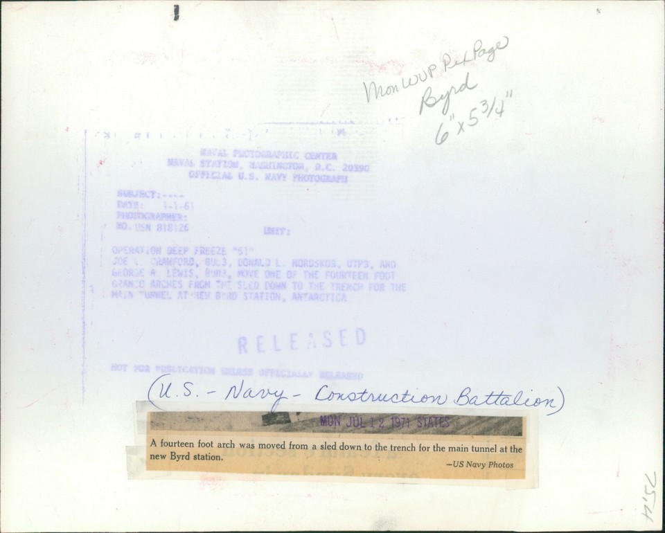 1961 Press Photo US Navy Seabees building tunnels at Byrd Station in ...