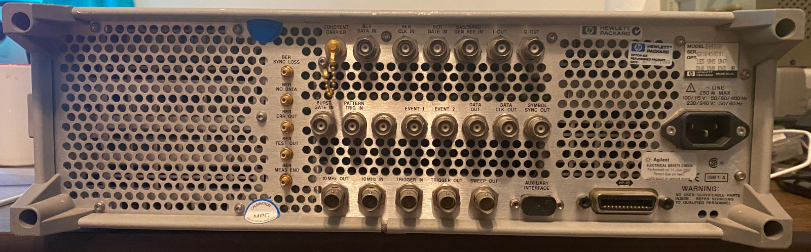 Agilent E4433B RF Signal Generator w/ Option 1E5, UN8, UN9. UND, UN7 ...