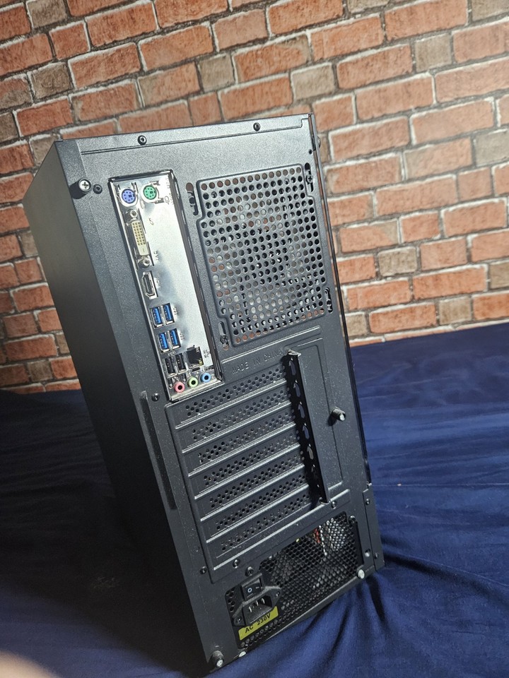 Old PC Starter PC Either Use For Low Level Games Or Work. Pre Built ...