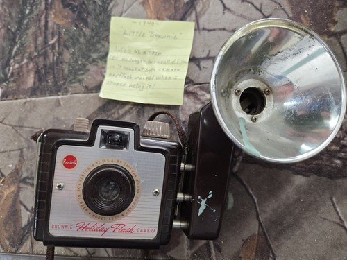 Brownie Holiday Flash Camera w/ Strap UNTESTED Vtg See Pics Kodak | eBay