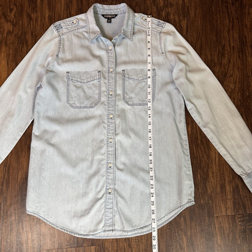 Express Light Wash Denim Button-up Shirt Chest Pockets Womens Size ...