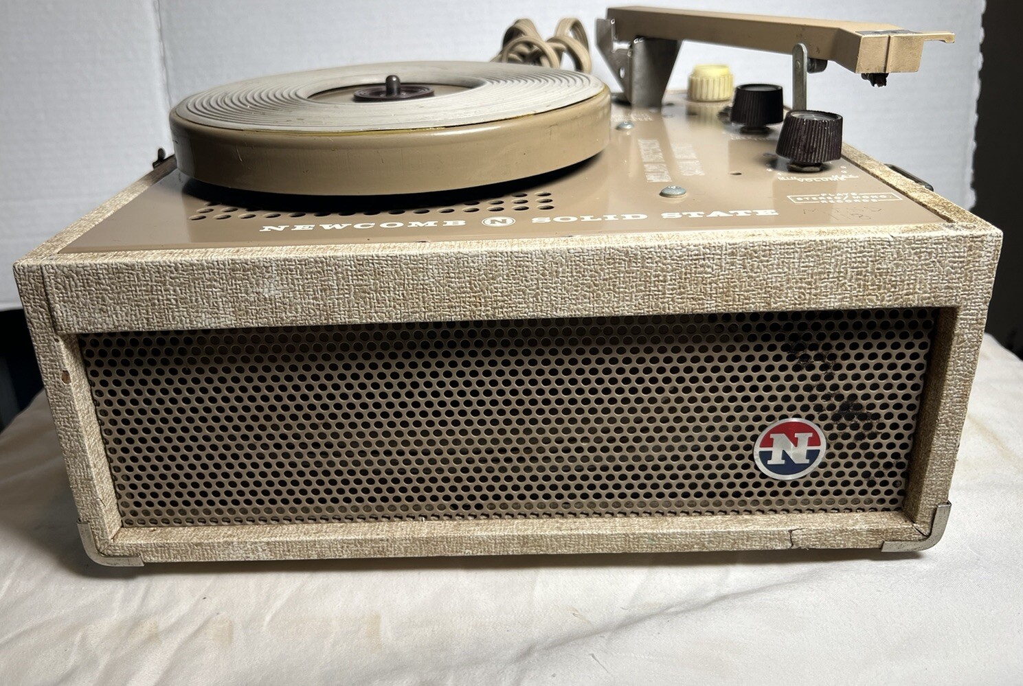 Newcomb Solid State portable suitcase record player EDT-15C Vintage 1970’s | eBay